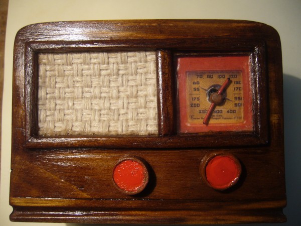 Radio en miniatura de los años 40 – Radios en miniatura